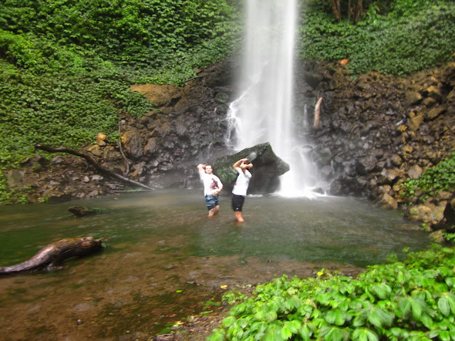 Remike utazo bloggja: Cangar hot spring + waterfall