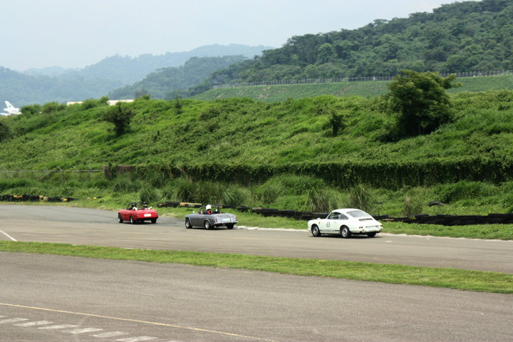 Vintage Race at the Subic International Raceway - Datsun Roadster Forum ...