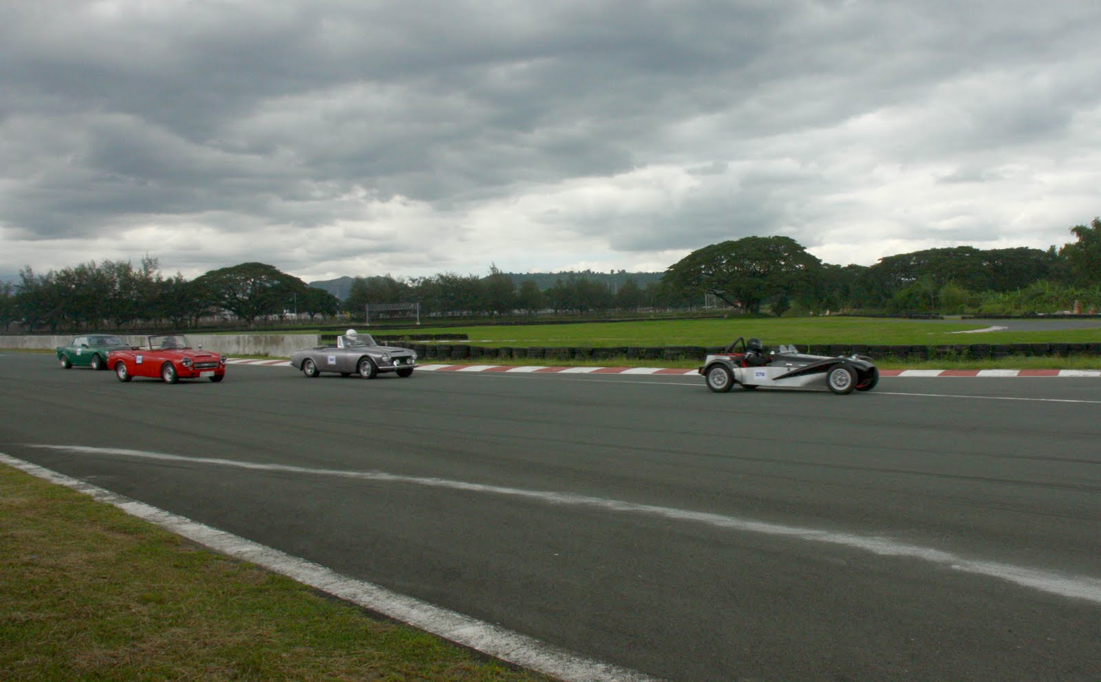 Vintage Race at the Subic International Raceway - Datsun Roadster Forum ...
