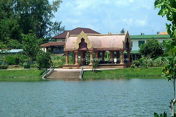 Korat Weekends Blog: Wat Pa Salawan Temple