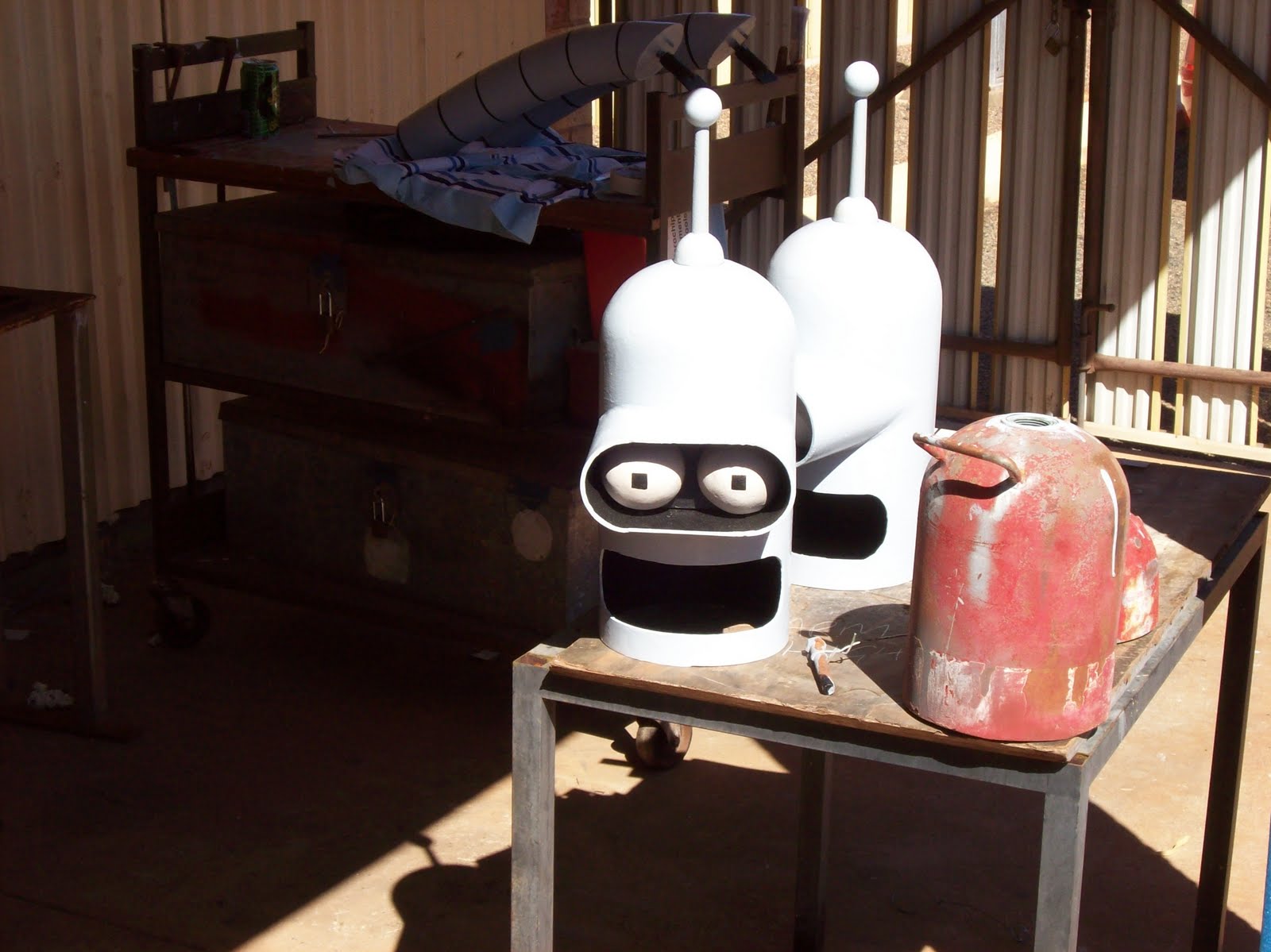 Des' projects or "Musings from the Shed": Assembling Bender - finished