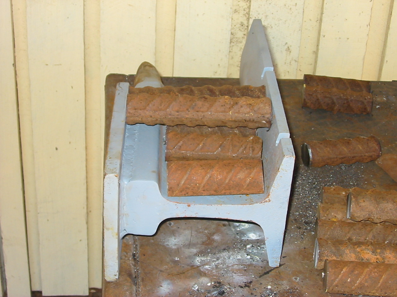 Des' projects or "Musings from the Shed": Homemade Anvil - RR Anvil ...