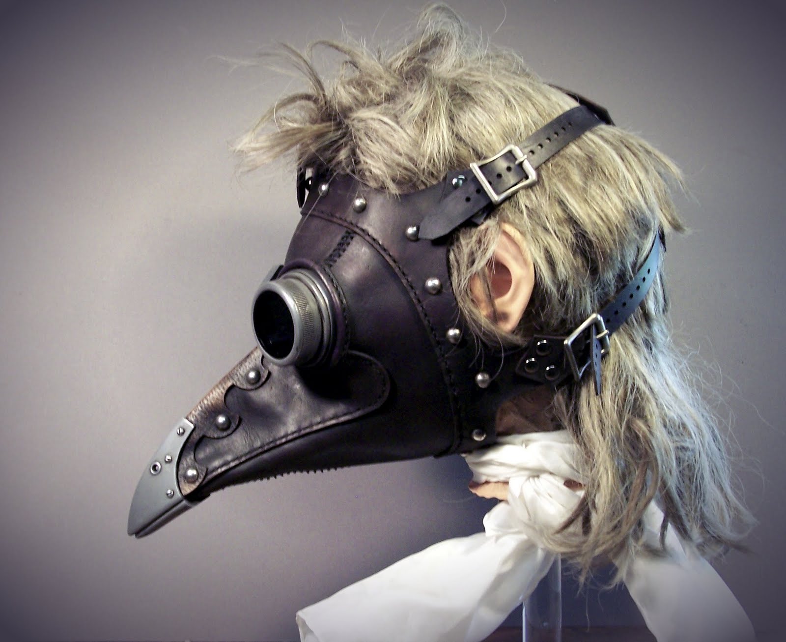 Tom Banwell—Leather and Resin Projects: Dr. Beulenpest: Mask is Complete