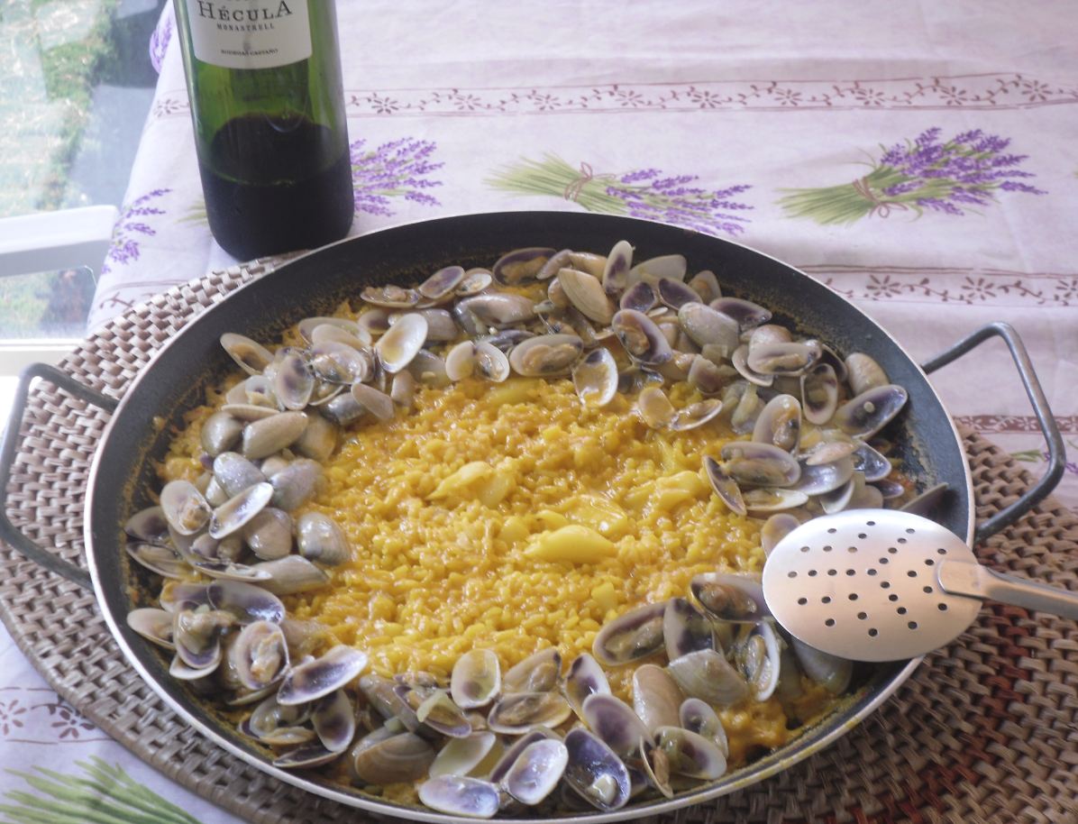 LA COCINA PLURAL: PAELLA DE COQUINAS O TALLARINAS