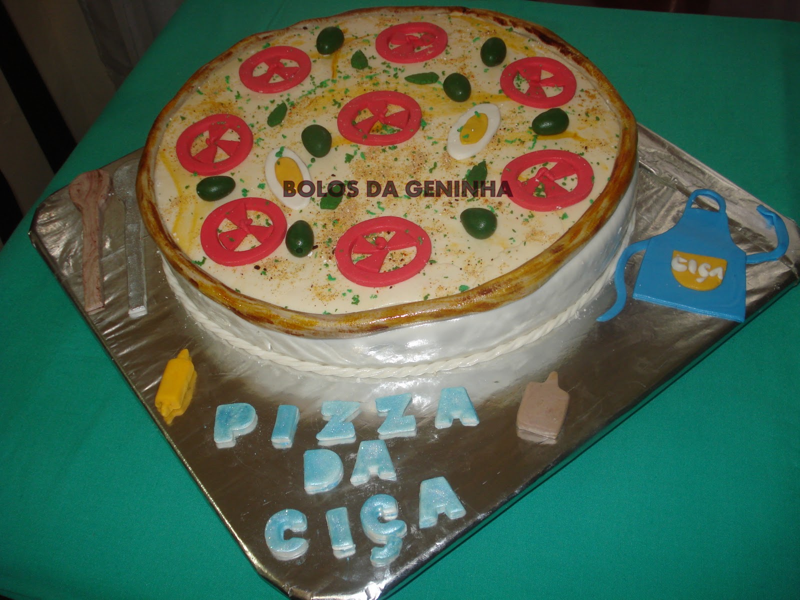 BOLOS DA GENINHA: E TUDO ACABA EM PIZZA