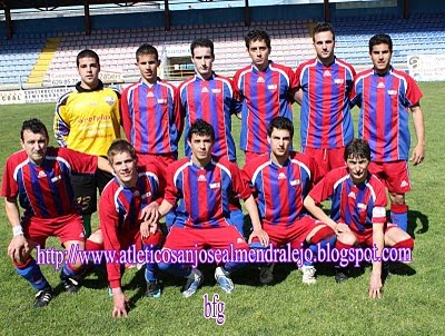 C.F. EXTREMADURA: EL C.F. EXTREMADURA TIENE PIE Y MEDIO EN LA PRIMERA ...