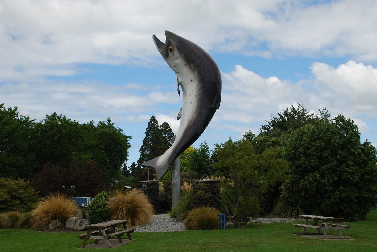 Kiwi Adventures Blog: Salmon Sculpture, Rakaia, South Island, New ...