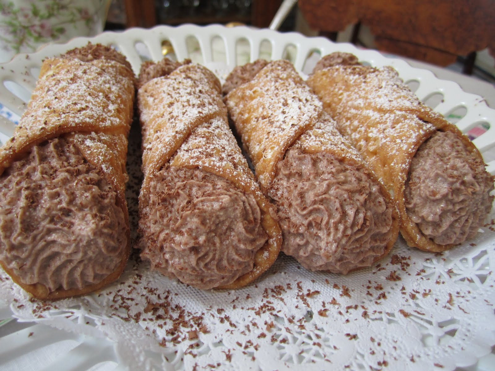 The Irish Mother: Chocolate Cannoli