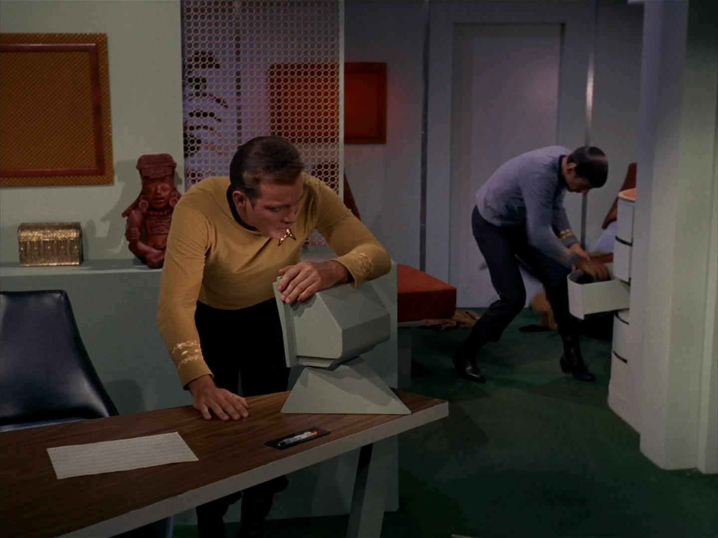 Star Trek Prop, Costume & Auction Authority: Captain Kirk's Quarters on ...