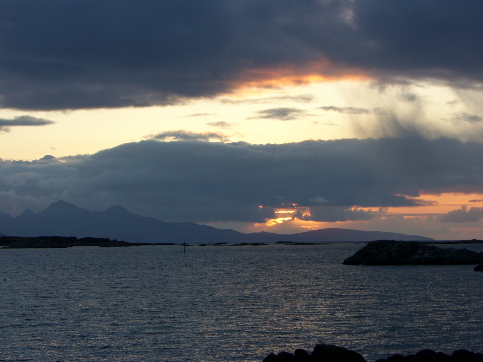 Cottages Scotland: West Coast of Scotland Sunset 2nd May 2010