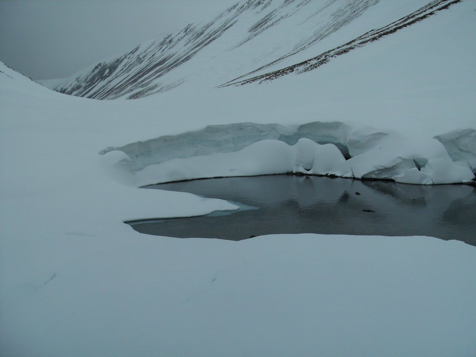Cottages Scotland: Lairig Ghru looking to Devils Point.
