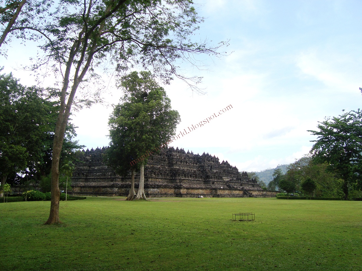 Counting Buddhas in Borobudur on Java Island | Magu Bee at World's End