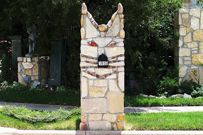31 Unique & Strange Mailboxes ~ Now That's Nifty
