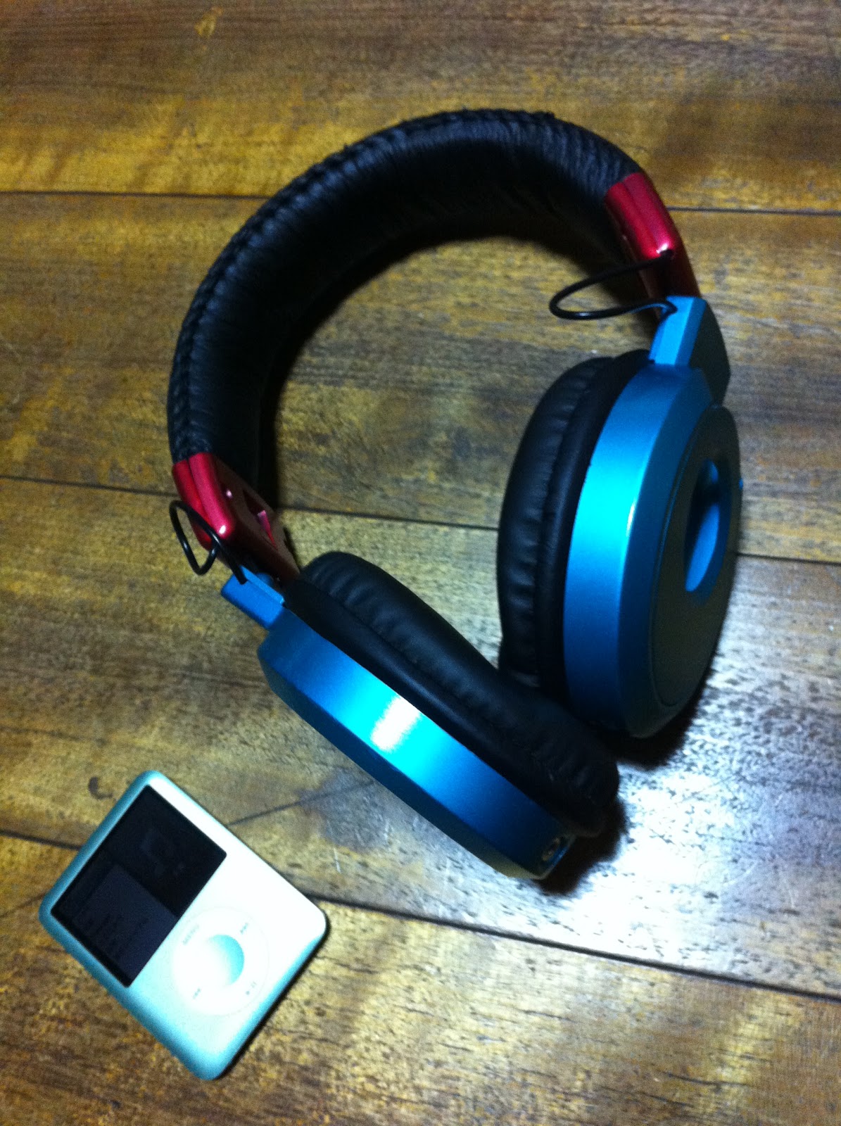 Kxela Works Blog: Vocaloid Style Dock Headphones