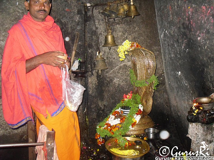 GuruSriGuru: Siddara Betta - Trekking and Cave Exploration