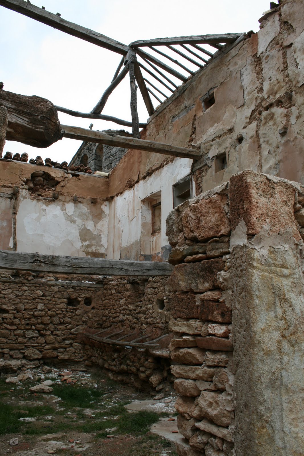 Alcolea de las Peñas: TOBES