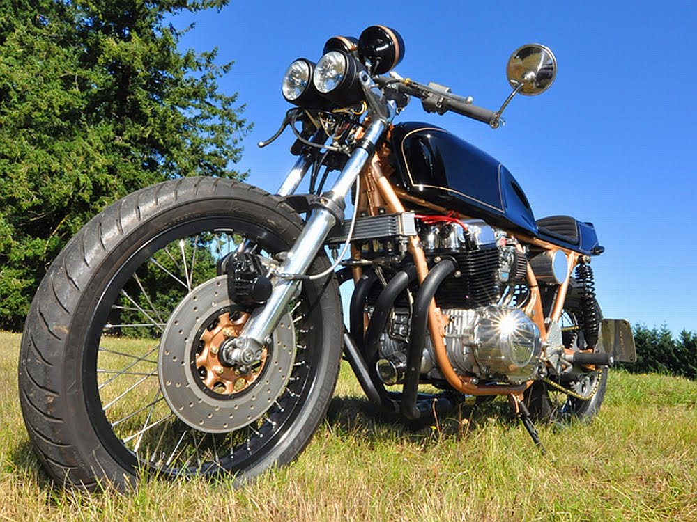 Cling on for dear life !!!: Phil's CB750 Café Racer