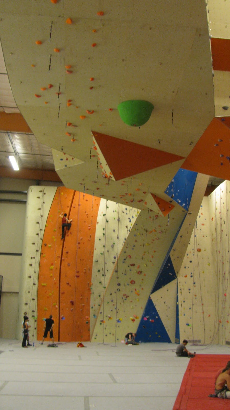 A Climber's Life: Review- Stone Summit Climbing Gym