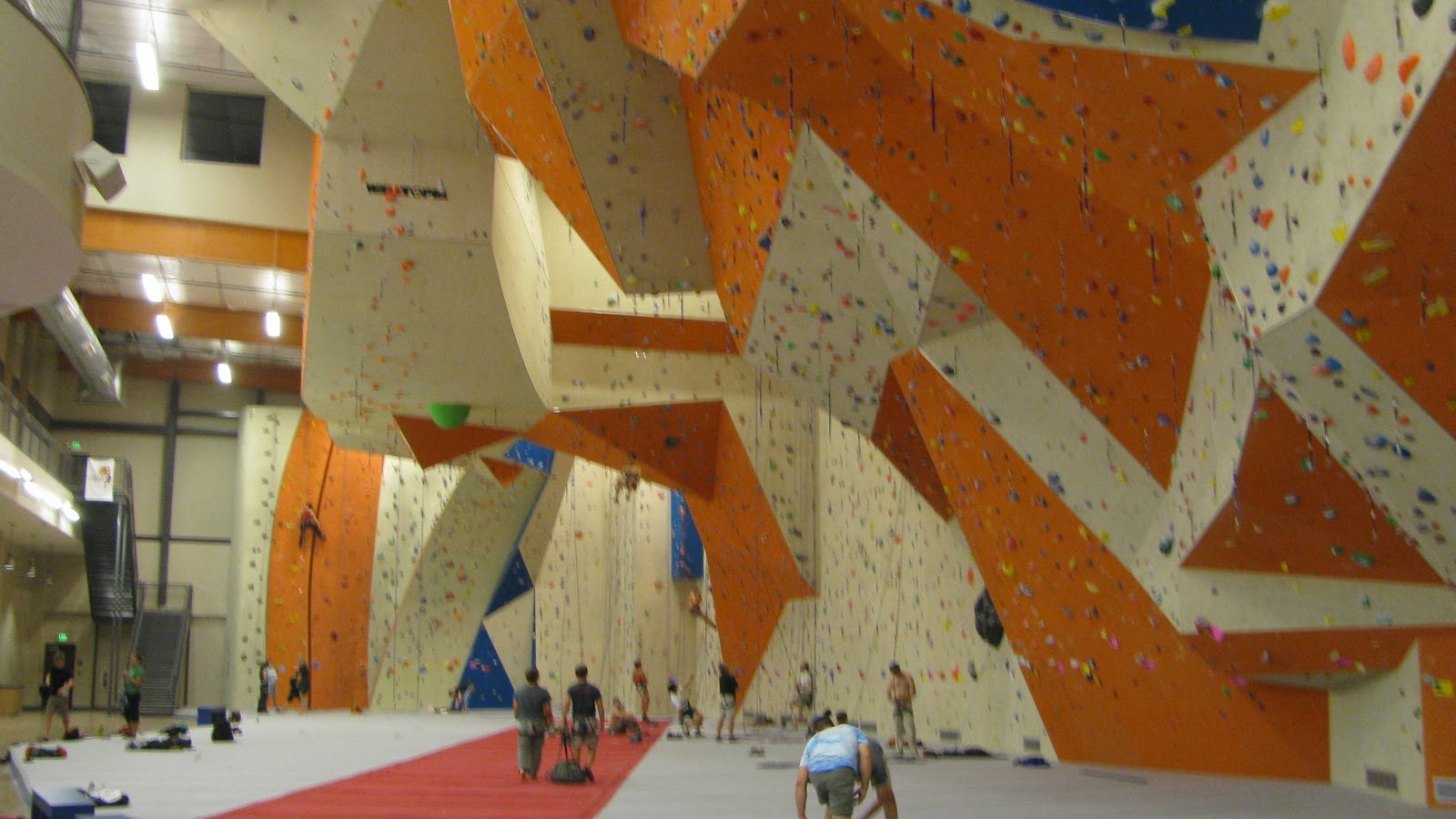 A Climber's Life: Review- Stone Summit Climbing Gym