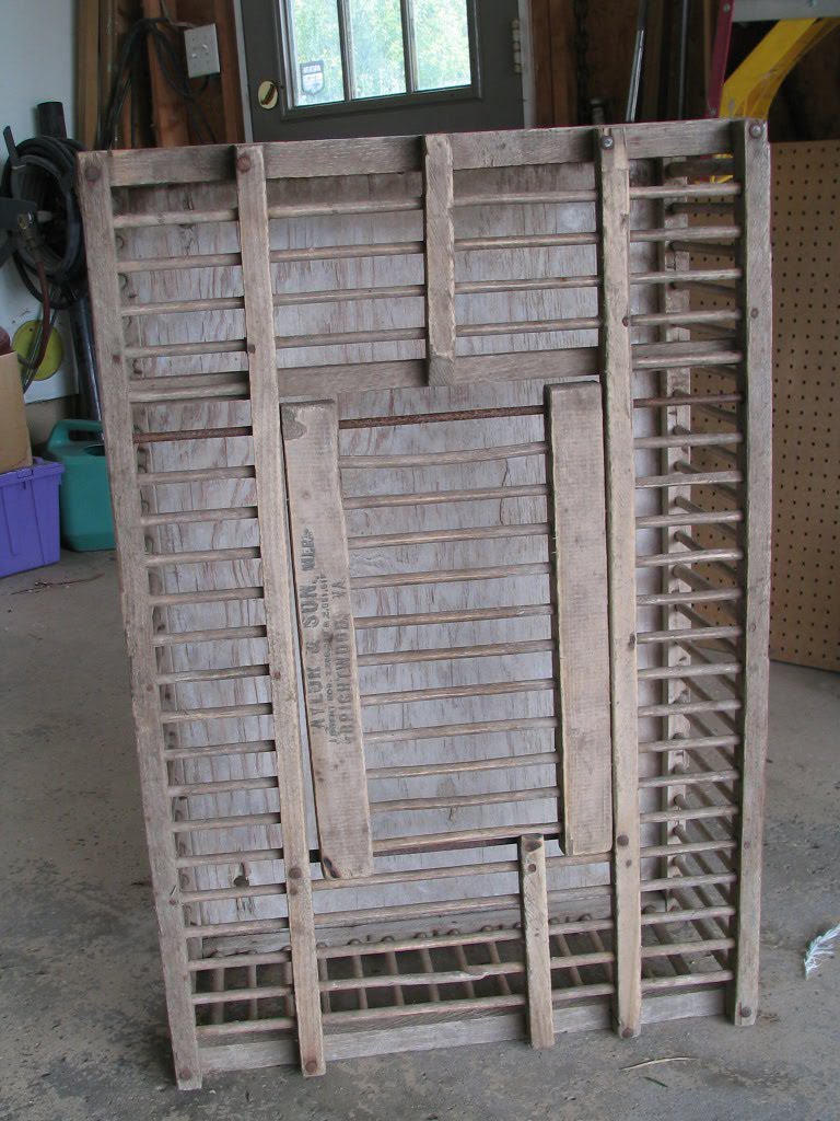 homespun living: a repurposed chicken crate
