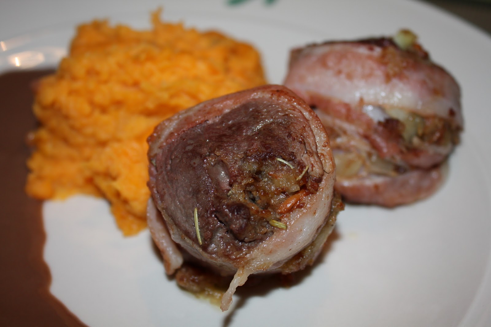 Kokkiloki: Pekoniin käärityt kantarelli-sipulitäytteiset sorsanyytit ...