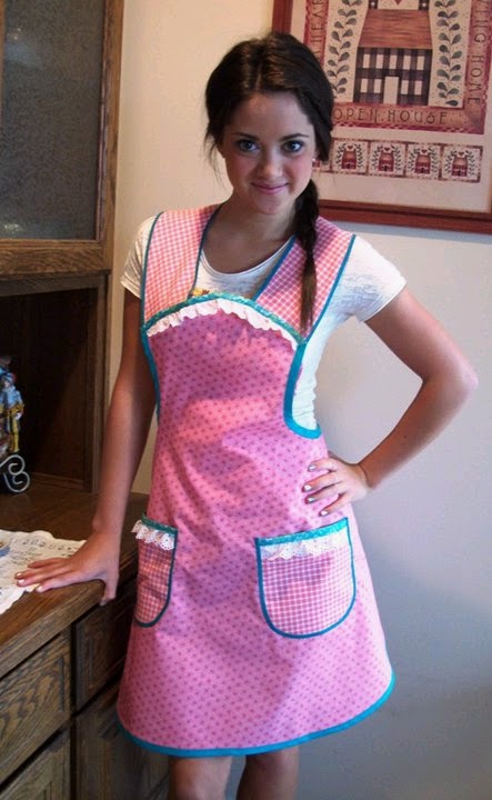 Cameo Kids Boutique: Darling Handmade Holiday Aprons - Mimi's Needle ...