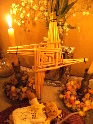 Witch Clubhouse: Fazendo uma Cruz de Brigid