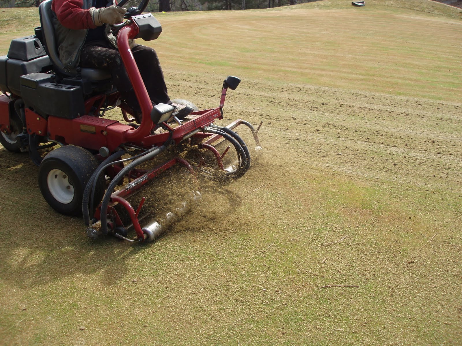Kimberley Golf Club Outdoor Operations: Verti-cut