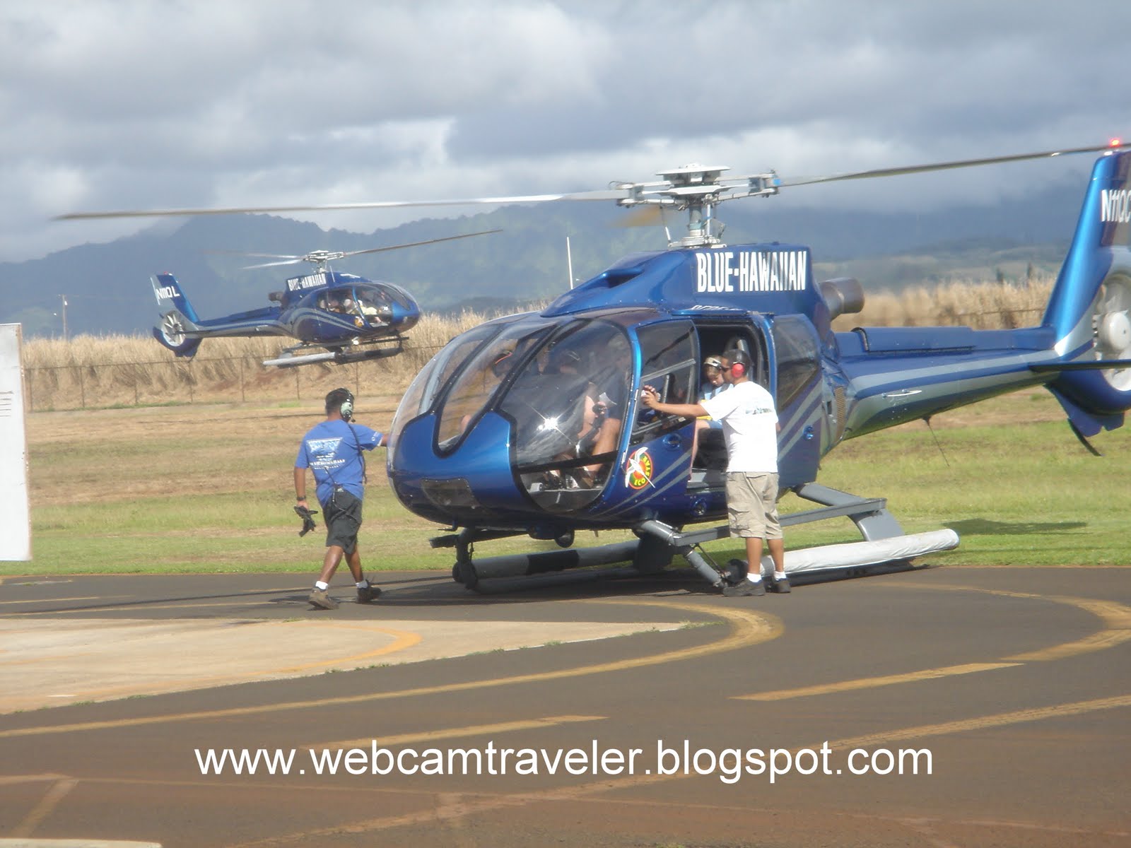 Webcam Traveler: webcam focused on Blue Hawaiian Helicopters at the ...