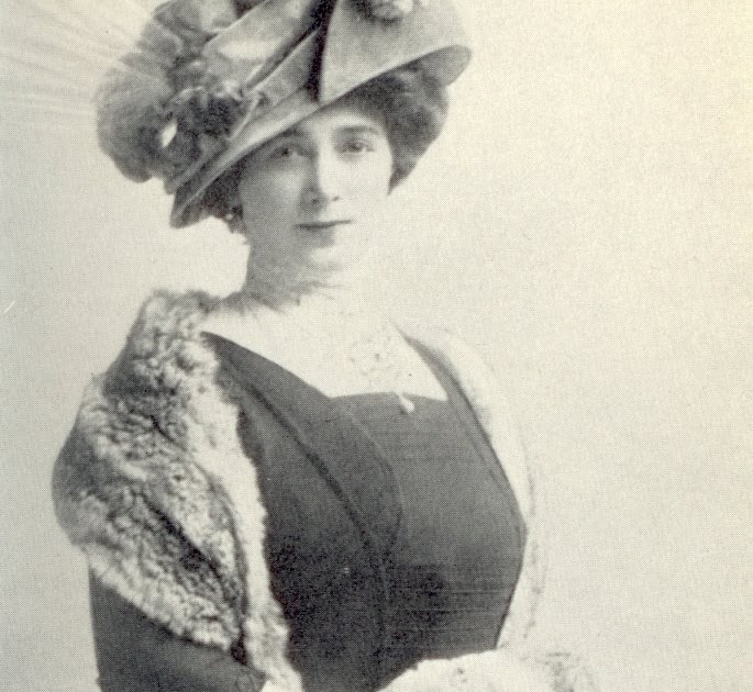 little augury: Cecil's Aunt Jessie-with all the frills