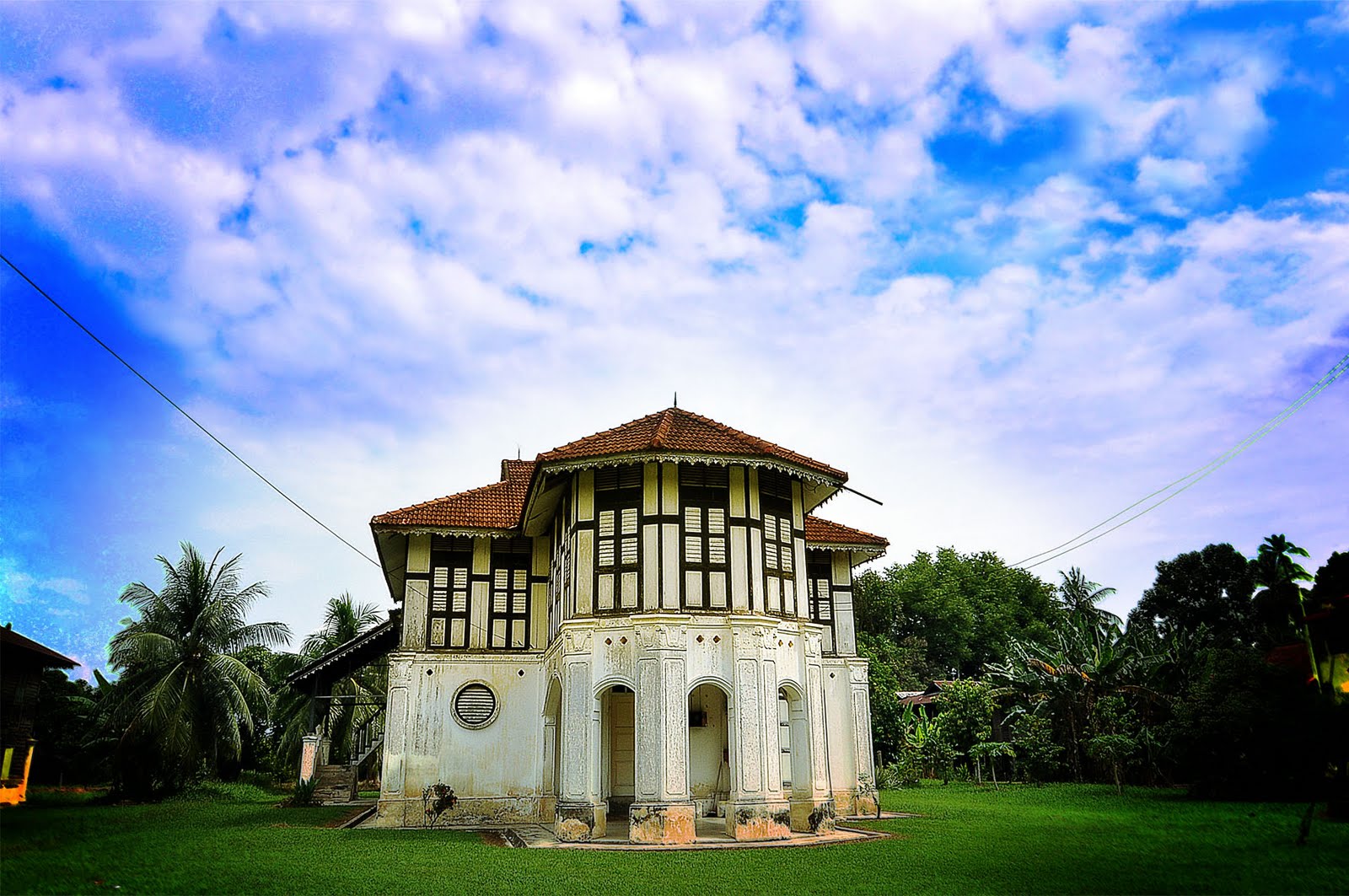 HAFIDZMUSA: TRADITIONAL HOUSE IN PARIT, PERAK