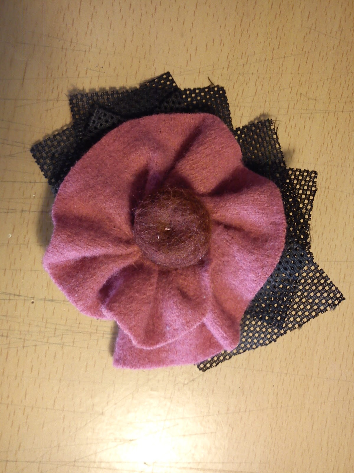 deco-echo: BROSE materiale textile/ textile brooches
