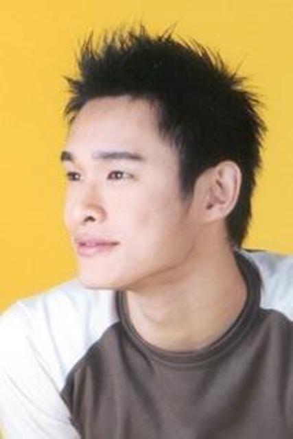 Man Central: Julian Hee: Those Chinky Eyes Smiles