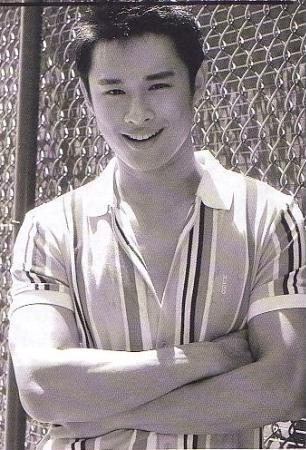 Man Central: Julian Hee: Those Chinky Eyes Smiles