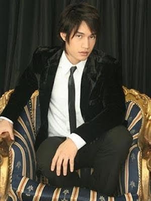 Bi Out Loud HUNKS: Victor Basa