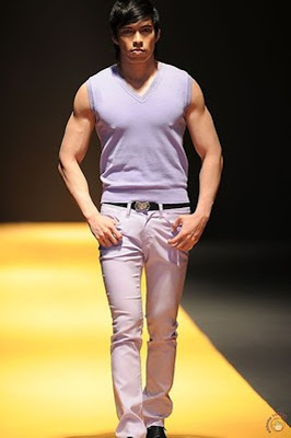 Man Central: Robbie Mananquil: Philippine Fashion Week Fixture!