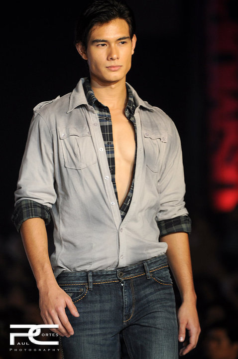 Man Central: Cosmopolitan Bachelors Bash- Stars and Models!