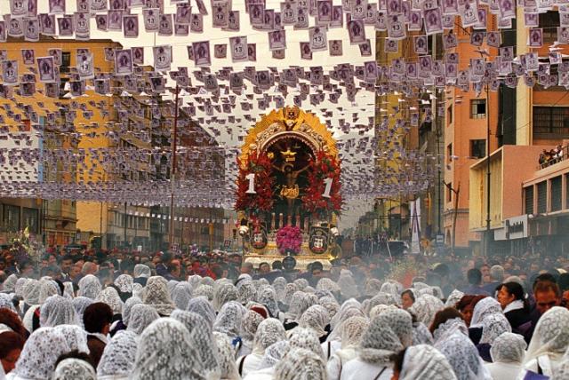 Madredeus: Hoy es el día central del mes morado, la fiesta del Señor de ...