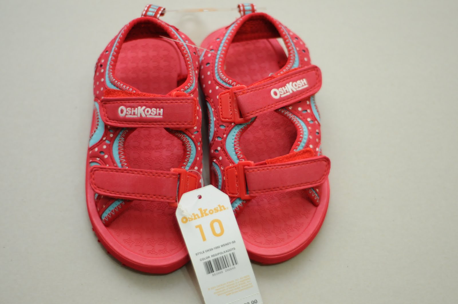 Ma Petite Armoire: Osh Kosh Sandals