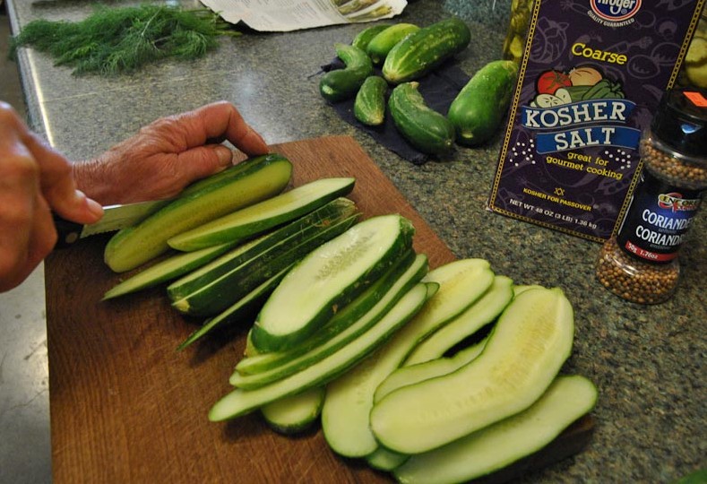 Spicy Dill Quick Pickles - Pancake Ninja