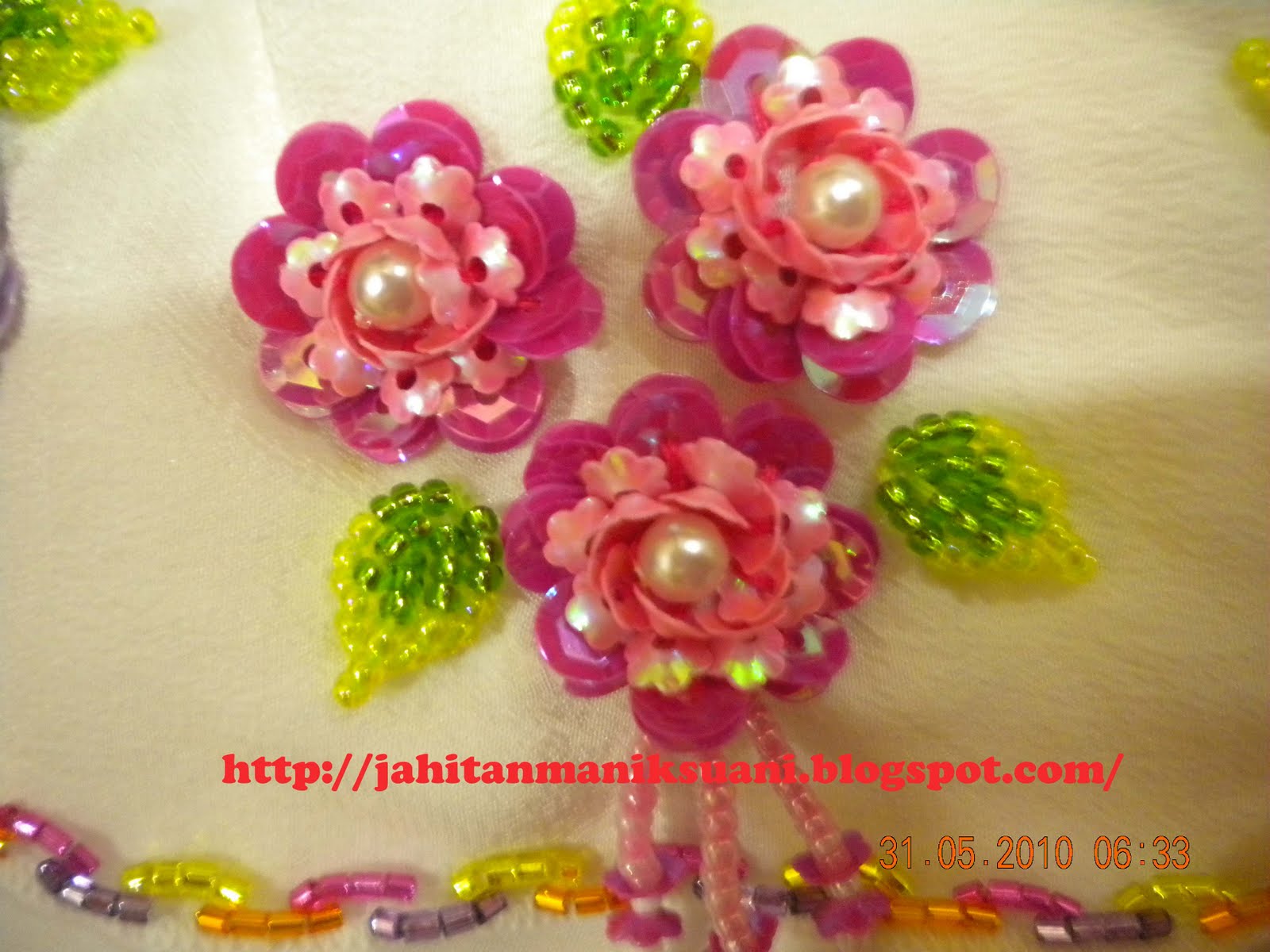 Jahitan Manik dan Labuci: Untaian kasih...