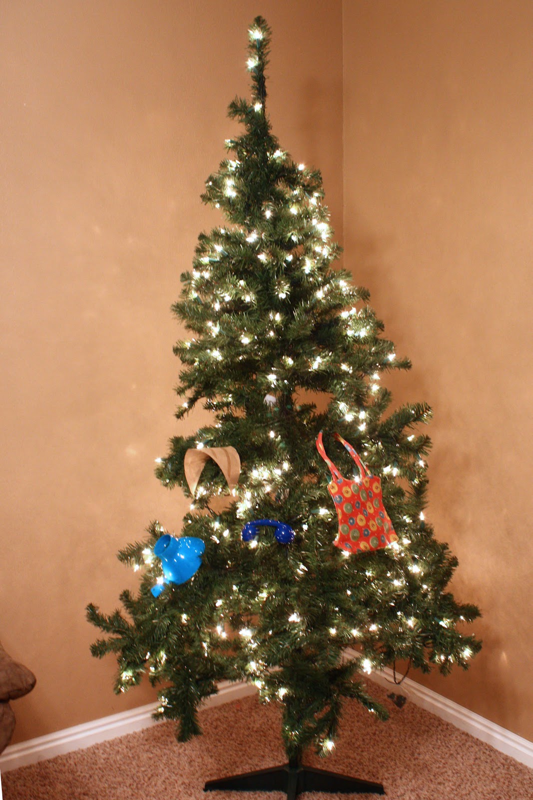 Katie: O (pathetic) Christmas Tree