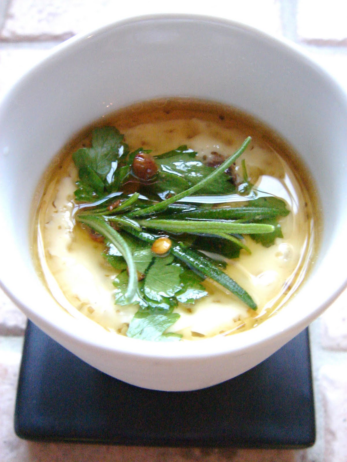 East meets West: Chawan Mushi aux Girolles