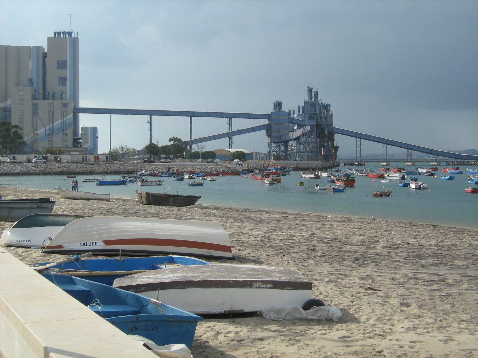 CAIS DO OLHAR: TRAFARIA