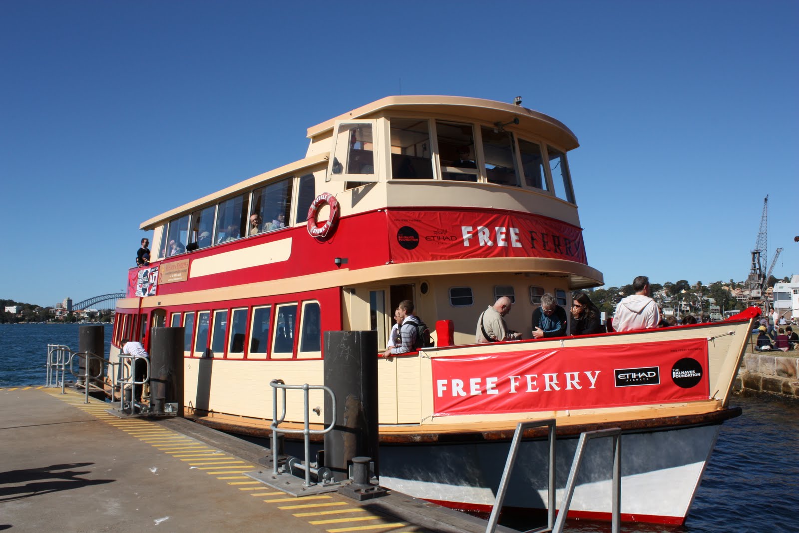 Sydney - City and Suburbs: Cockatoo island, Biennale, ferry