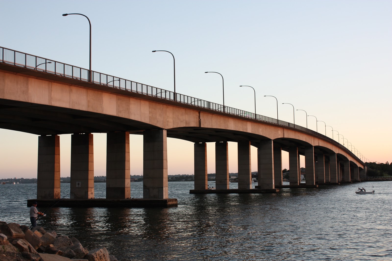 Sydney - City and Suburbs: Captain Cook Bridge