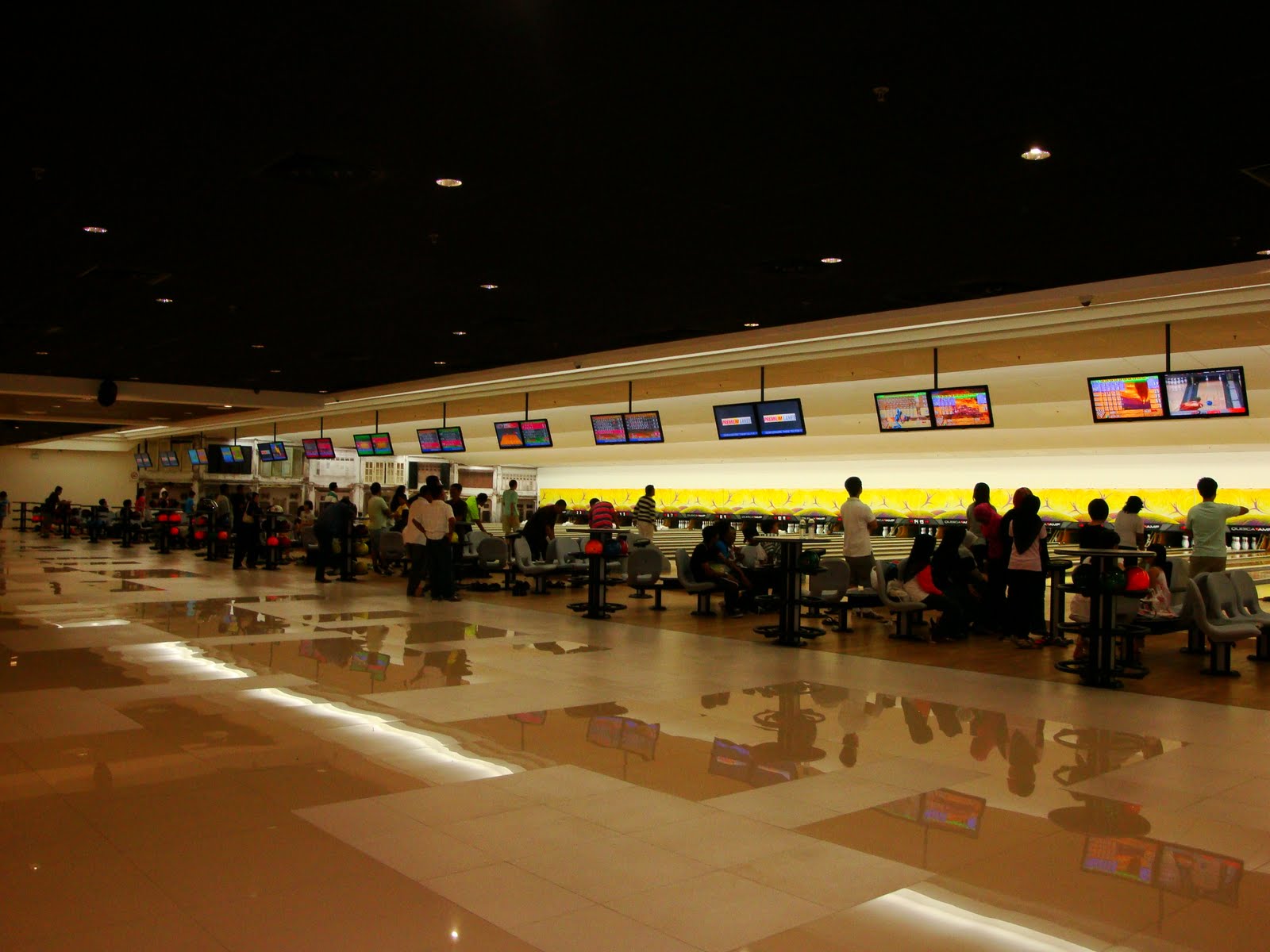 FunFunGooo...!: Bowling@SunshineSquare