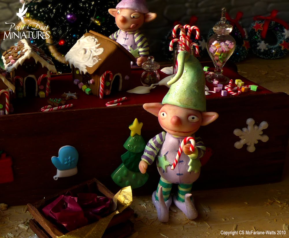 Pixie Dust Miniatures: Busy Christmas Elves...