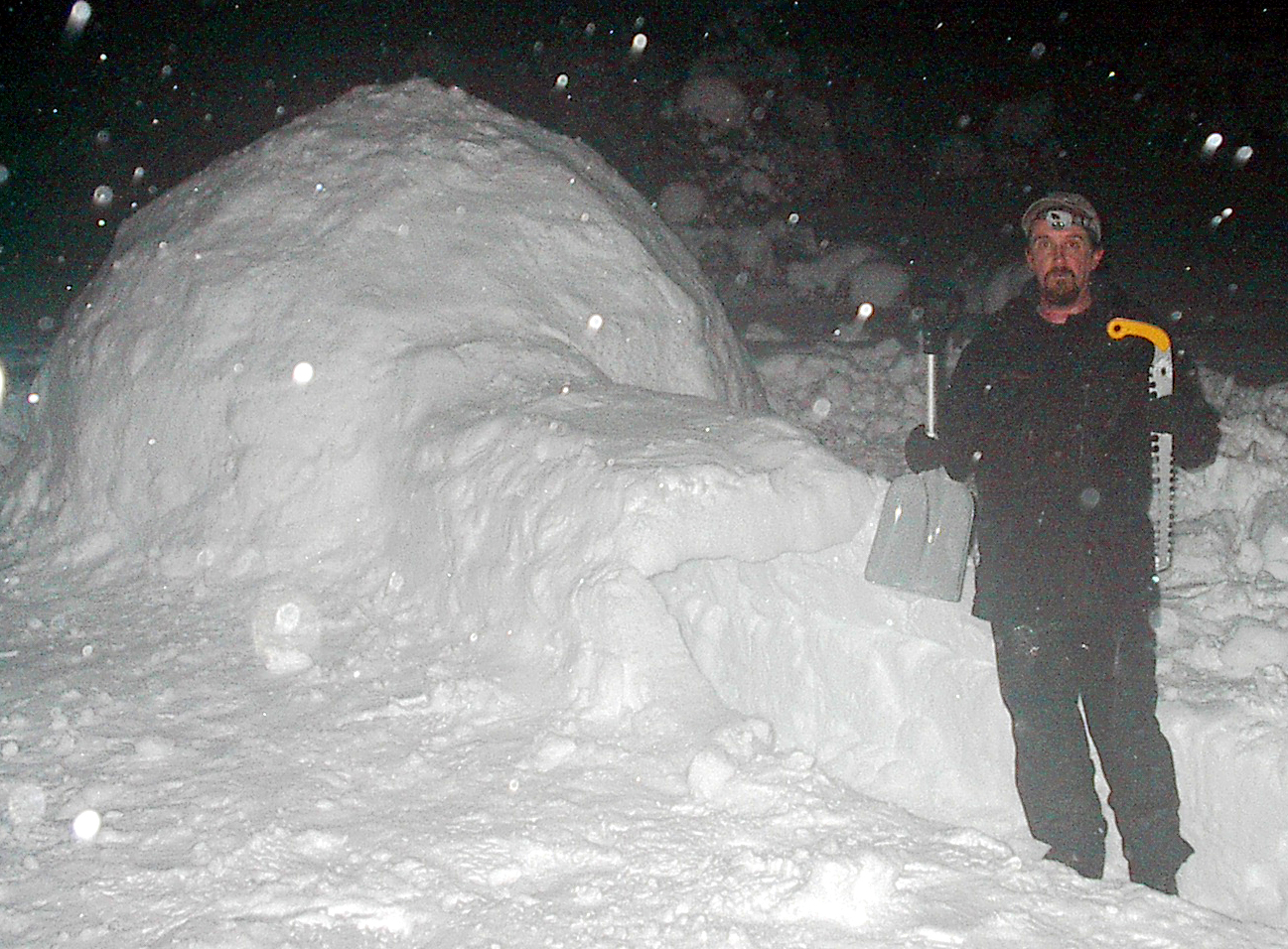 Northwest Explorer: How to make an Inuit snow house