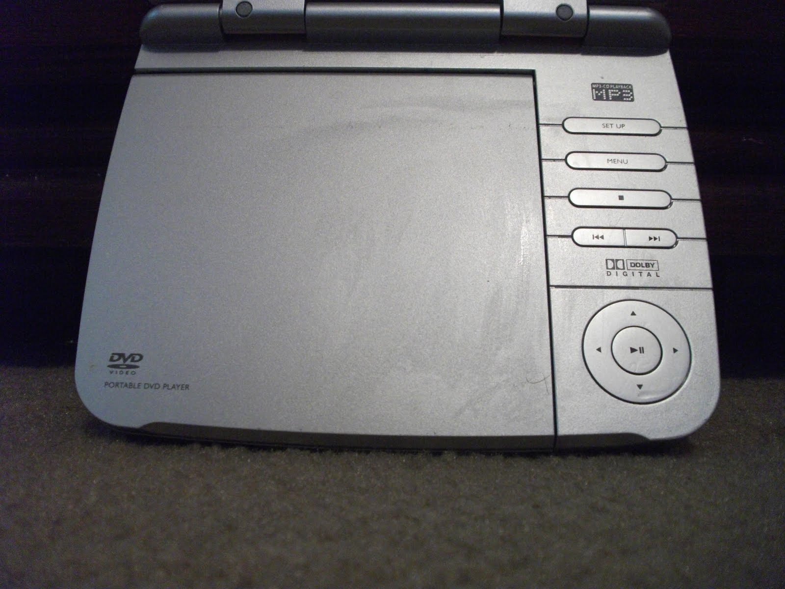 CloudyCookie's Ebay: Philips 7" Susan G Komen Portable DVD Player in Pink